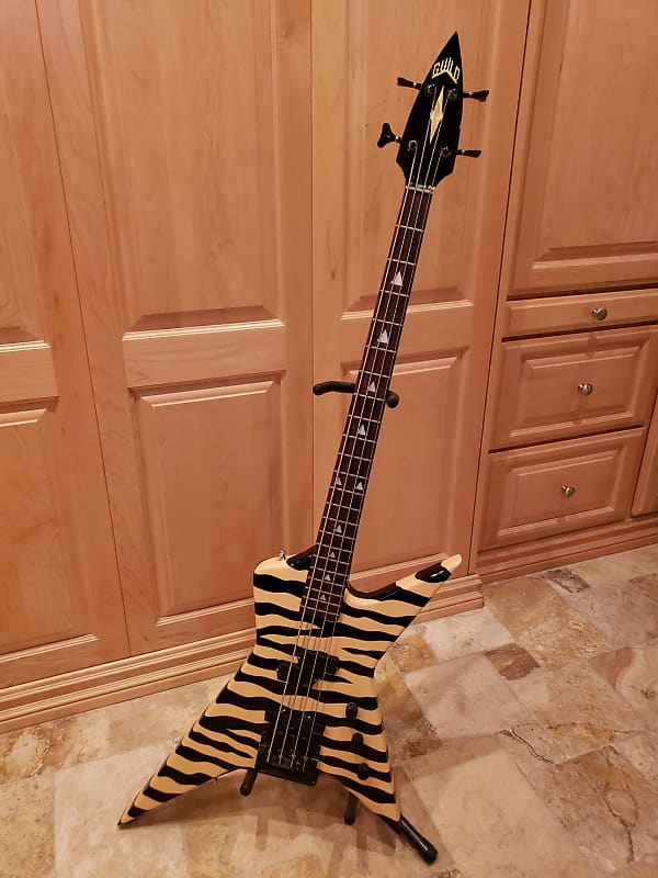 Guild Flying Star Bass . SB 608. 1980s Two Tone Tripes. | Reverb