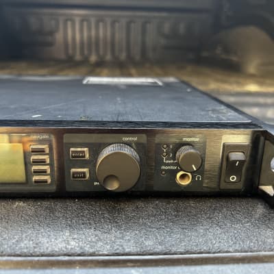 UR4D+ Dual Wireless Receiver X1 944 - 952 MHz | Reverb