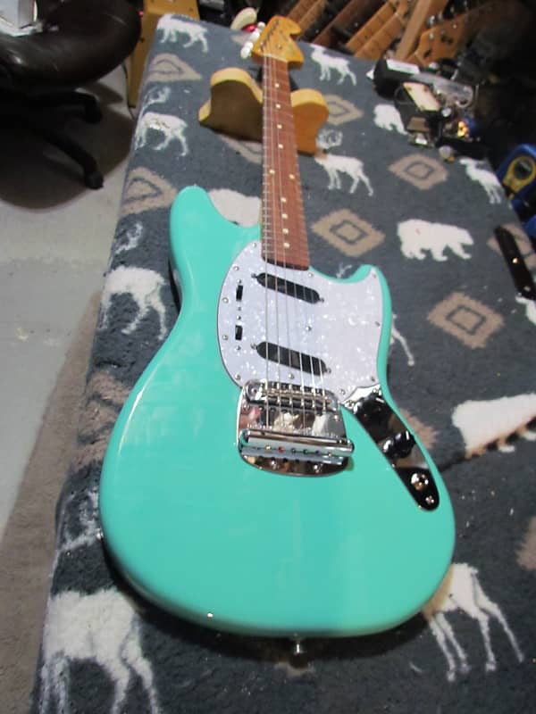 Fender Vintera Mustang 2019 - Sea Foam Green | Reverb