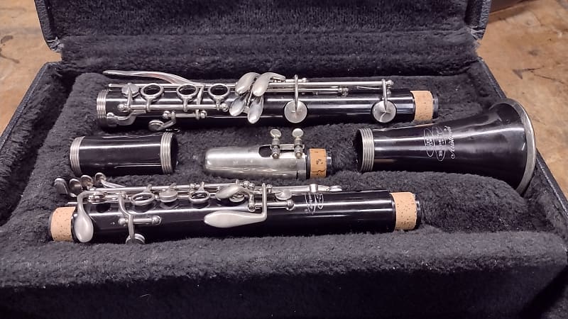 Buescher Clarinet - Plastic | Reverb