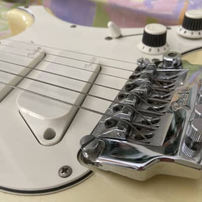 Fender Performer Made in Japan 1985 White/yellow | Reverb