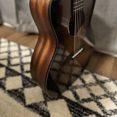 Alvarez AMP660ESHB - Parlor | Reverb