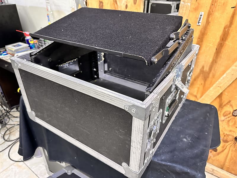 DJ Mixer / Rack Mount Case 8 over 4 Space w/Retractable | Reverb