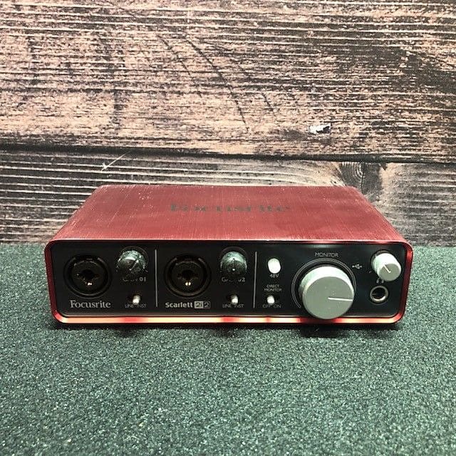 Focusrite Scarlett 2i2 2nd Gen Audio Interface (Hollywood, | Reverb