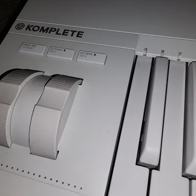 Native Instruments Komplete Kontrol S61 MK2 Vapor Gray | Reverb