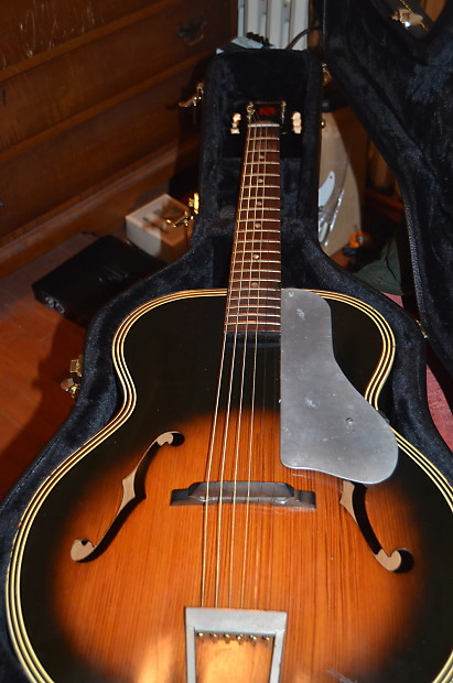 Vintage Harmony Made Archtop Guitar, Bolt On Neck, W/ Case, 46% OFF