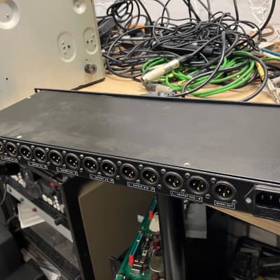 Delta 106 Distribution Amplifier XLR in- Out -6x stereo or | Reverb