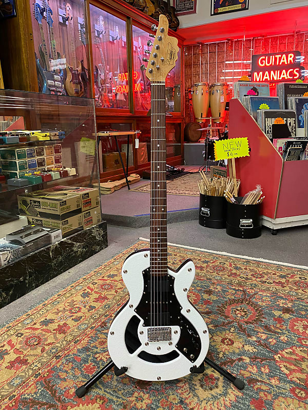 Lindert Conductor Bass VI Humbucker Model 1998 Cream/Black | Reverb