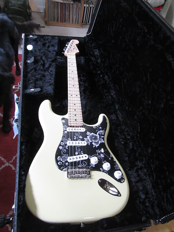 Warmoth Lesko Products Strat 2021 Light Yellow hard tail | Reverb