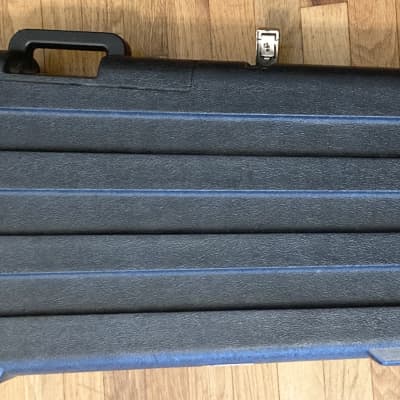 Peavey USA T-60 Guitar Contour Case Vintage | Reverb