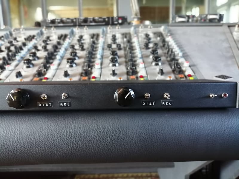 Hermit Circuits Level Loc clone | Reverb