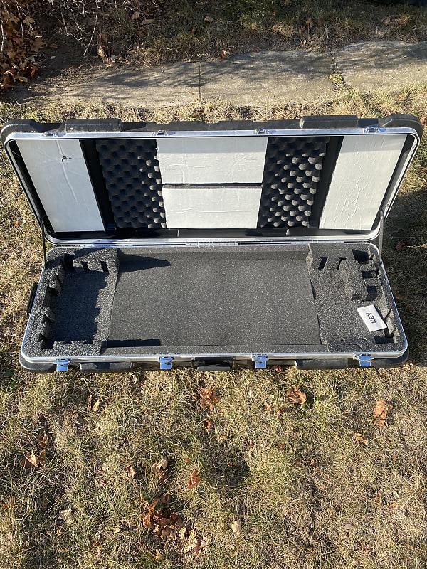 SKB ATA 61 key keyboard case w/ wheels - Black | Reverb