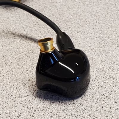 Hard-Wired In-Ear Monitor System / FCS11B & Stand Mount Amp | Reverb