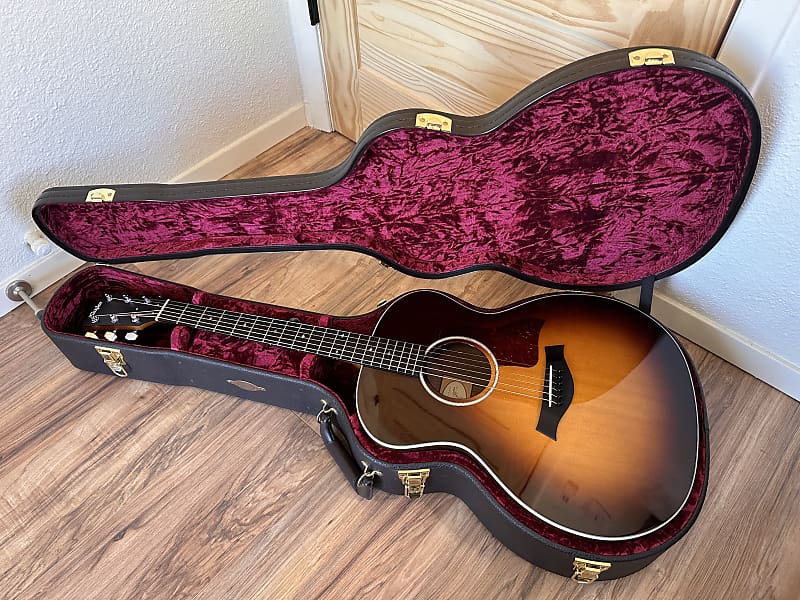 Taylor 214e SB DLX Grand Auditorium in Mint Condition! | Reverb