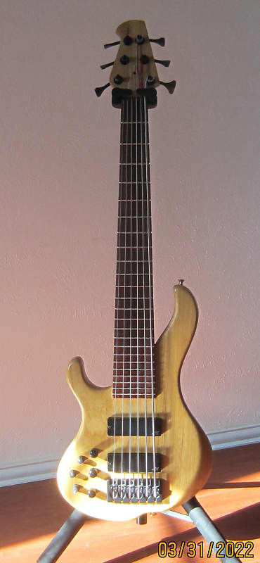 Muckelroy 6 String Bass Left-handed with gig bag | Reverb