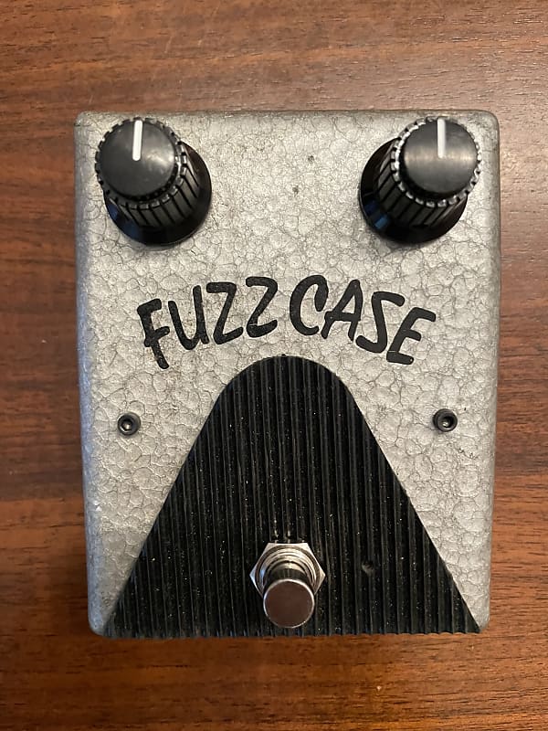 Excellent Fuzz Case 2022 - Silver/grey | Reverb