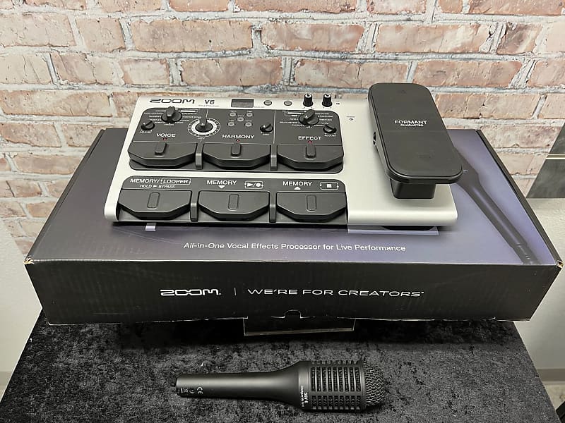 Zoom ZOOM V6 VOCAL PROCESSOR & MIC Vocal Effects Processor | Reverb