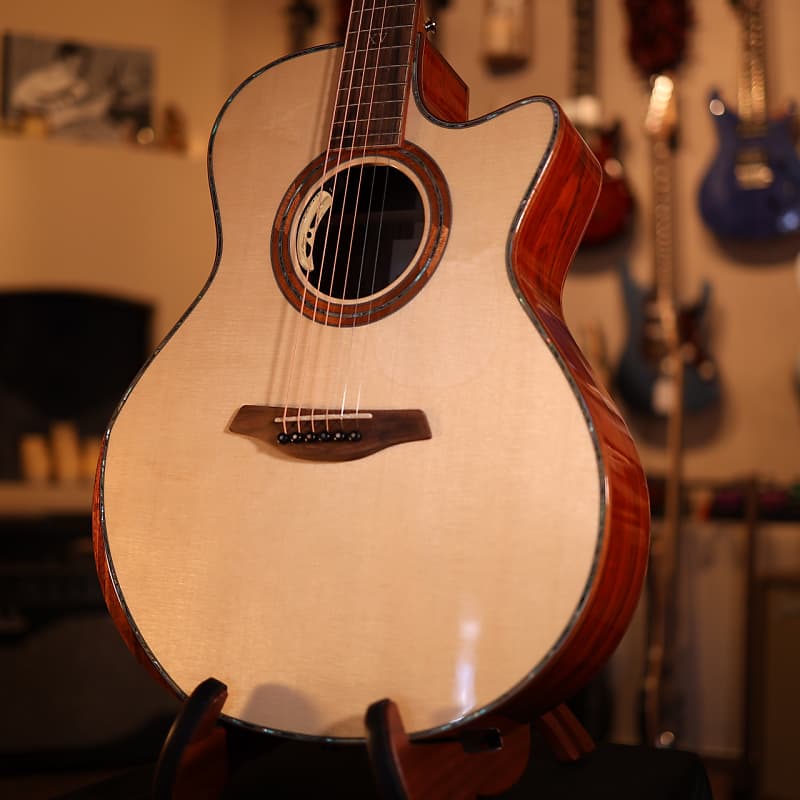 Furch Red Deluxe Alpine Spruce/Cocobolo w/LR Baggs Anthem | Reverb