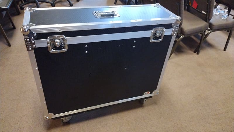 Pro x Behringer wing road flight case | Reverb