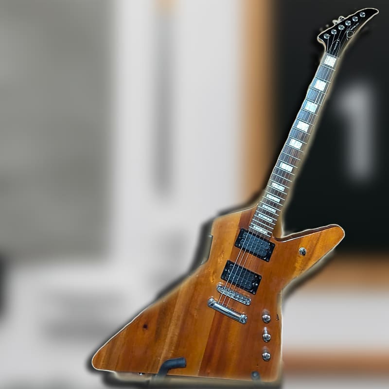 Peavey Rotor EXP 2000's in Natural Wood - Explorer Body shape | Reverb