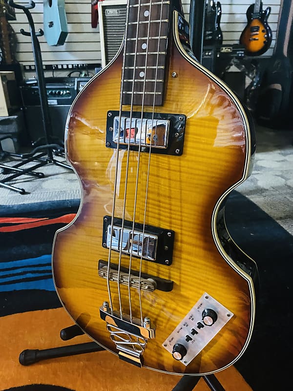 Rogue Violin Beatle bass Burst | Reverb