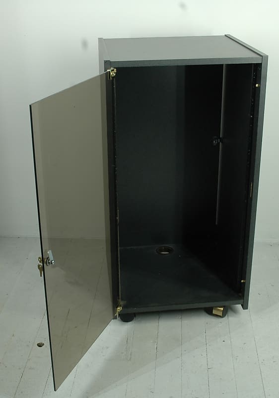 Raxxess 20 space studio Rack | Reverb