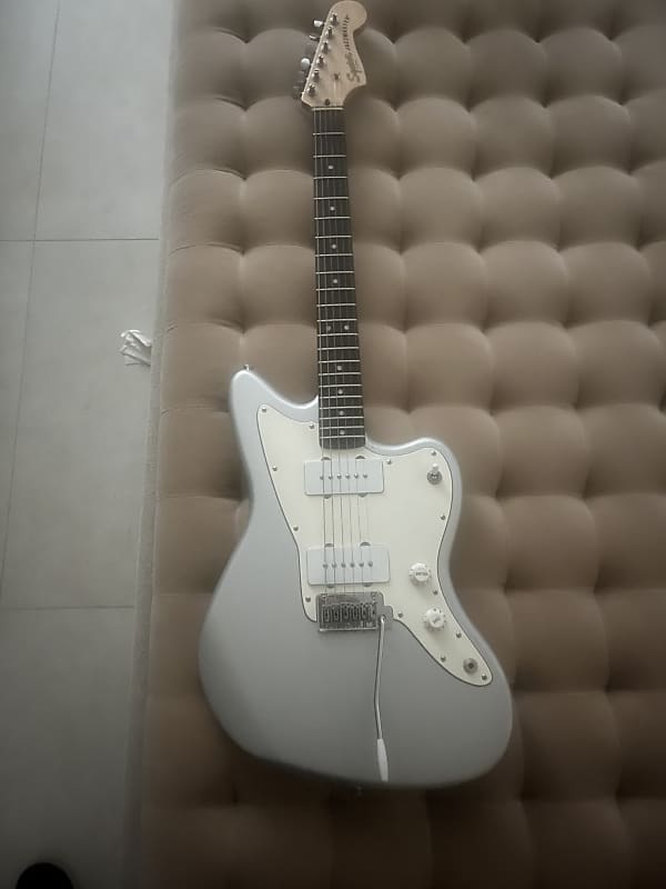 Squier Affinity Jazzmaster in nitro silver gray no FSR | Reverb