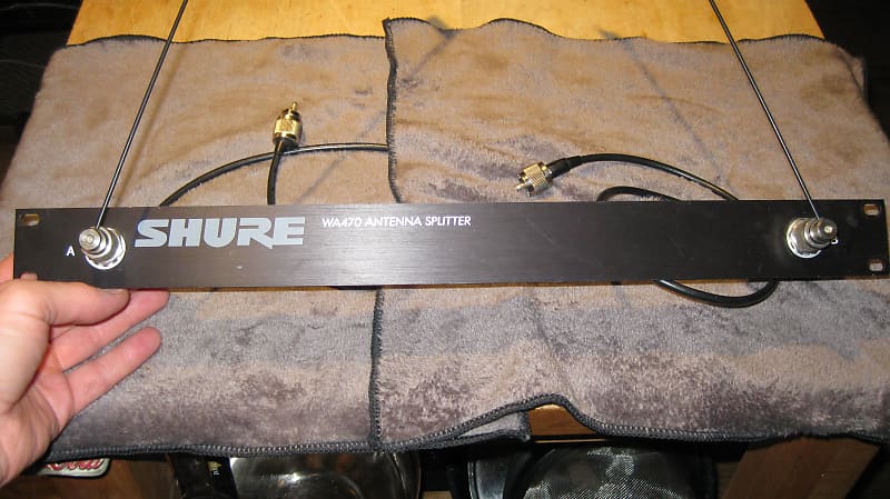 Shure WA470 Wireless Antenna Splitter | Reverb