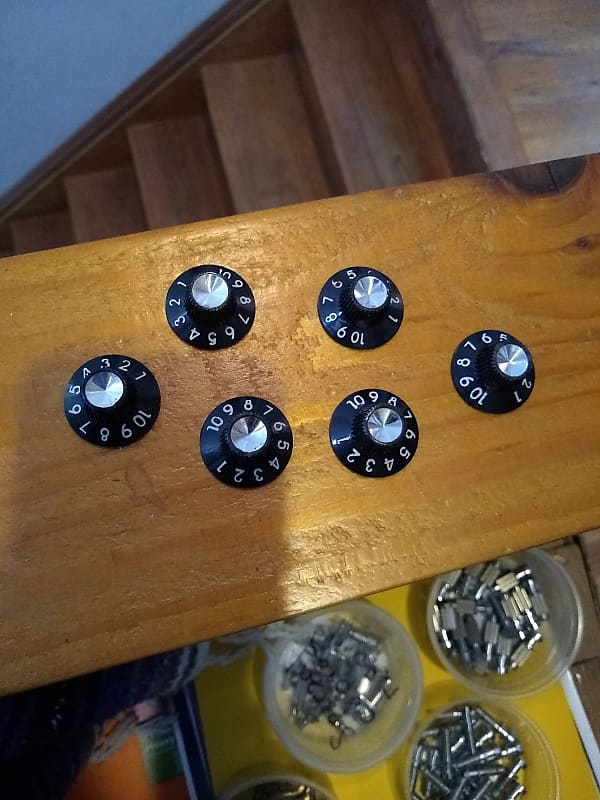 Fender Skirted Amp Knob 6 Pack | Reverb