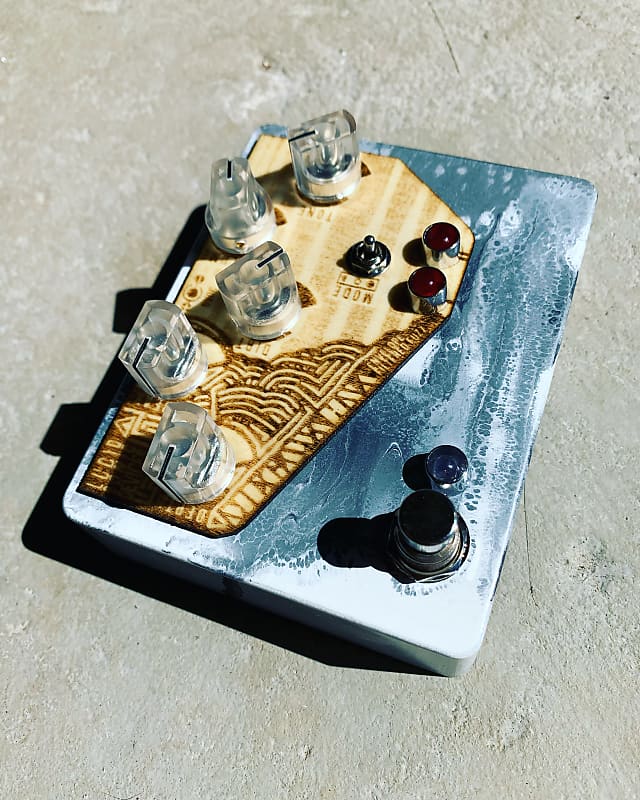 Lucid Sonic Devices Megawahna Envelope Filtered Fuzz Device | Reverb