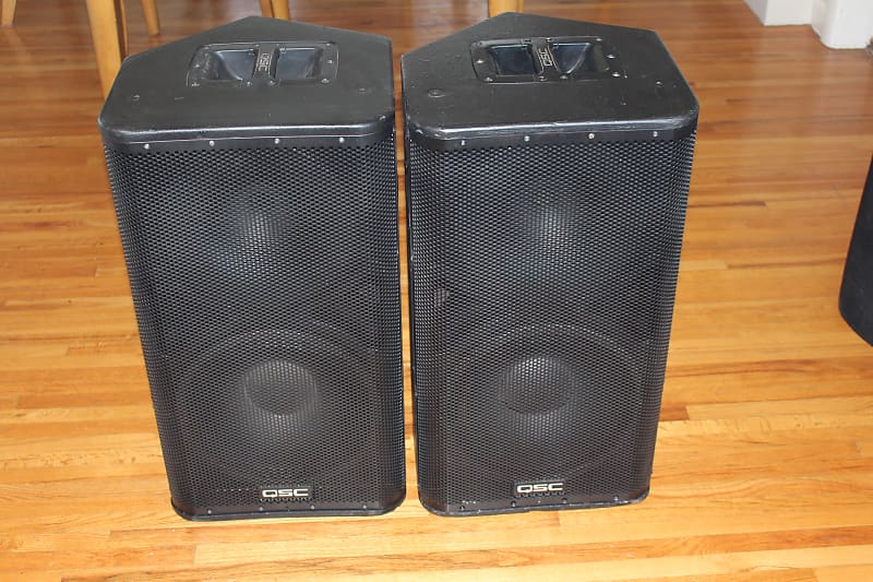 (2) QSC HPR 122i 12" 2 way powered loud speakers | Reverb