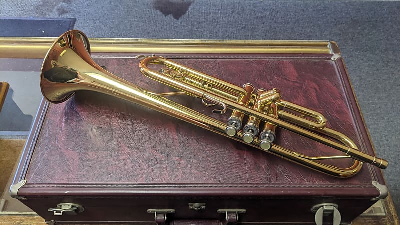 Holton T602 Student Trumpet - Fully Serviced in Original Hard | Reverb