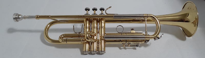 Bach TR200 Trumpet & 3C Mouthpiece w/ Original Hardcase. | Reverb
