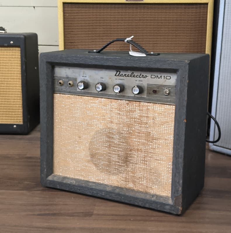 Danelectro DM10 | Reverb
