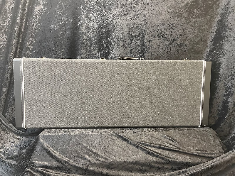 Road Runner Hardshell guitar case (Nashville, Tennessee) | Reverb