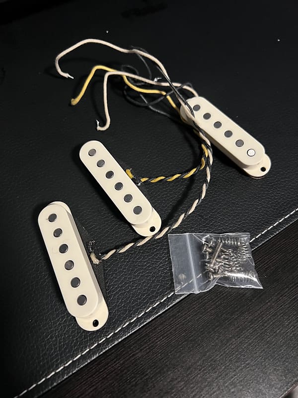 Lambertones Triple Shot Flat-Pole 2023 - Antique White | Reverb