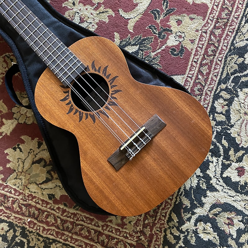 Baton Rouge V2-TSS 5-String Tenor Ukulele (Pre-Owned) | Reverb UK