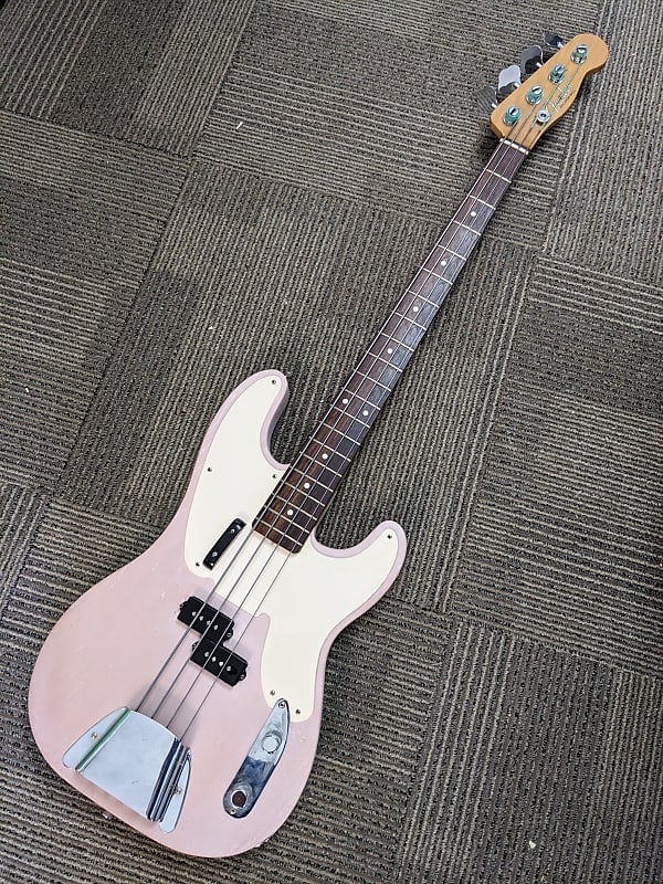 Fender Precision Bass 2004 - Pink | Reverb