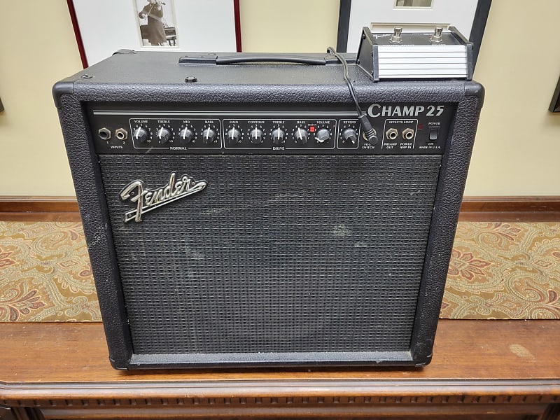 Fender 'Champ 25' Tube Amplifier w/ OEM Footswitch circa | Reverb