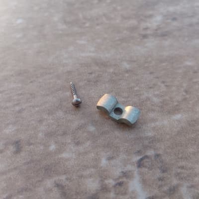 Vintage 1960's Fender Electric Guitar String Tree w/ Mounting | Reverb