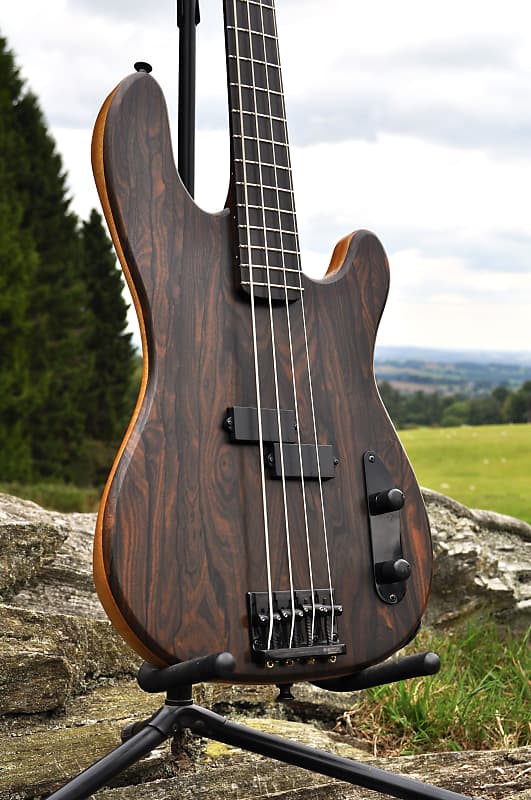 Manton Customs Paradigm Medium Scale 32" P Precision Bass | Reverb