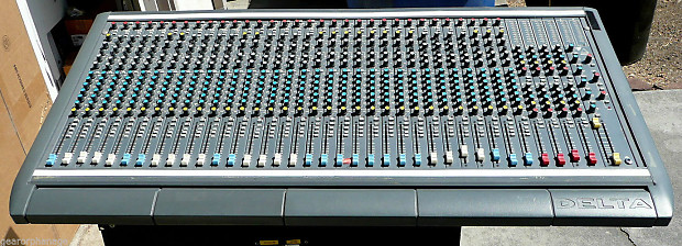 Soundcraft Delta 200 DLX32 Console With CPS 450/B Power | Reverb