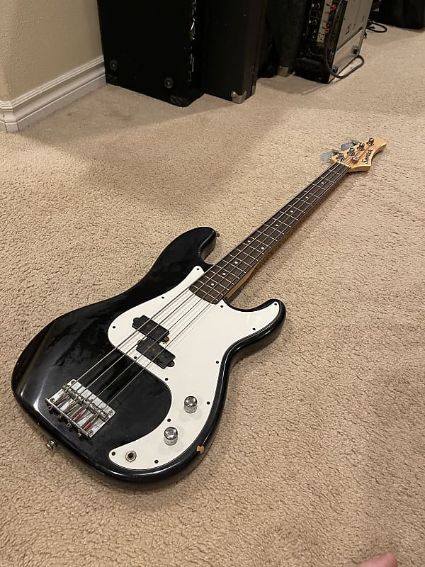 YEAR START SALE// VINTAGE Samick Precision Bass Black | Reverb