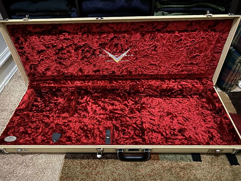 Fender Custom Shop - Limited Edition Case - Blonde Exterior / | Reverb