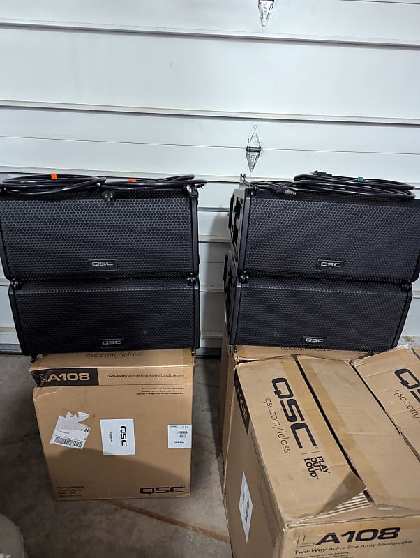 4 QSC La108 line array speakers | Reverb