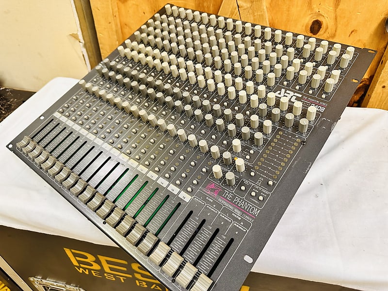 Art Phantom Series 2408 16-Channel Rack Mount Mixer/Console- | Reverb