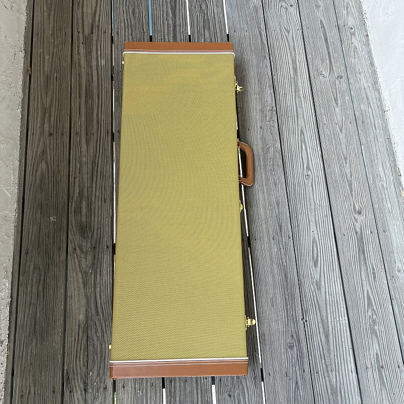 Road Runner Musicians gear tweed hardshell wood case Fender | Reverb