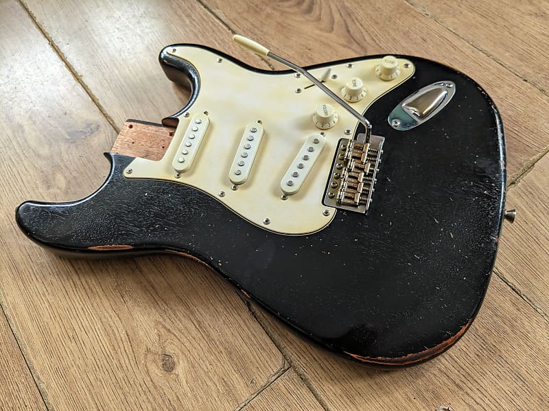 Stratocaster Solid Body - Relic Black Nitro | Reverb UK
