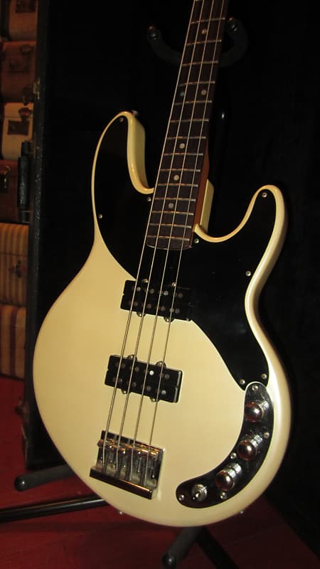 Pre Owned 1984 Robin Freedom Bass Double Pickup Pearl White, | Reverb