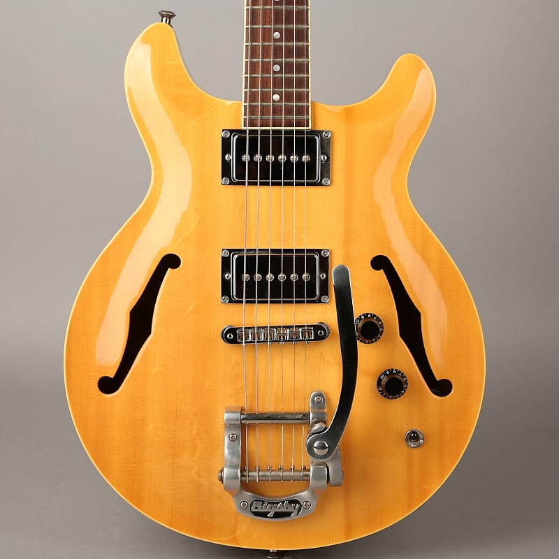 Hamer USA Newport - 2000 - Vintage Natural w/OHSC | Reverb